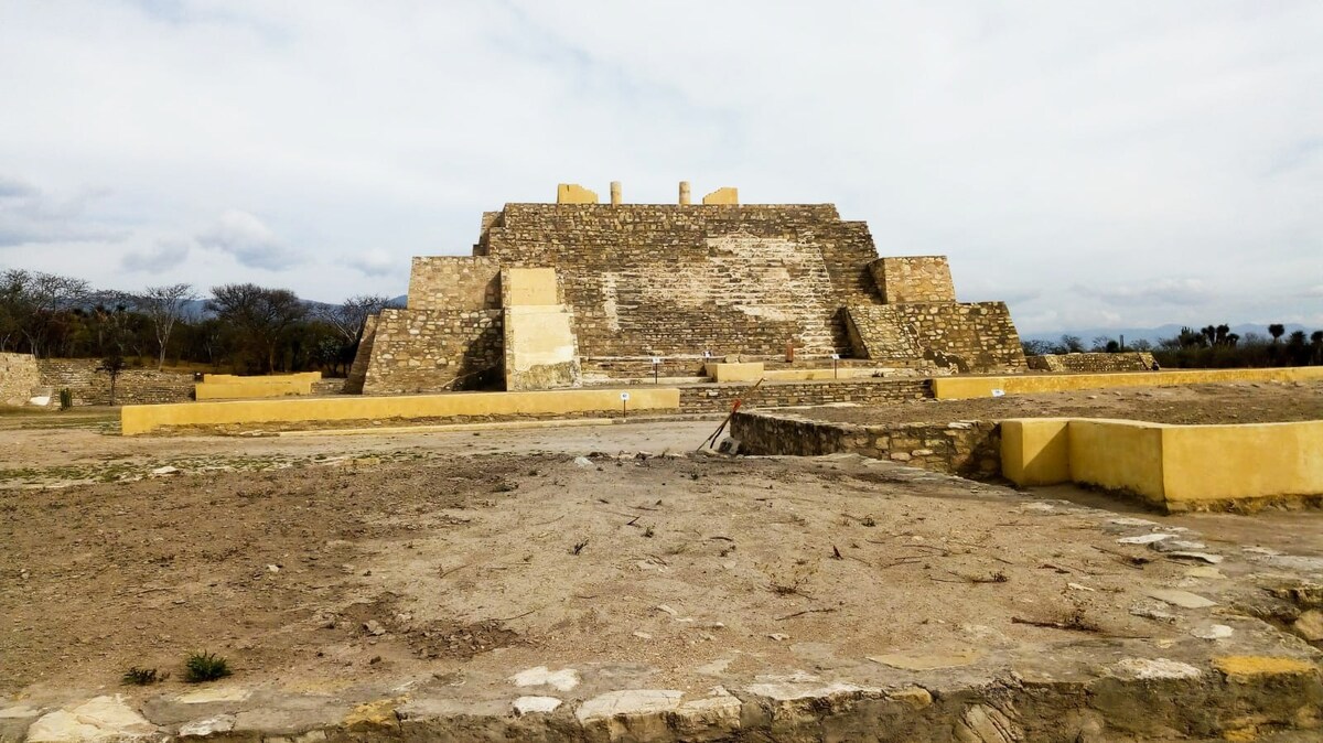 Visita y Descubre la zona arqueológica de Tehuacán el Viejo.